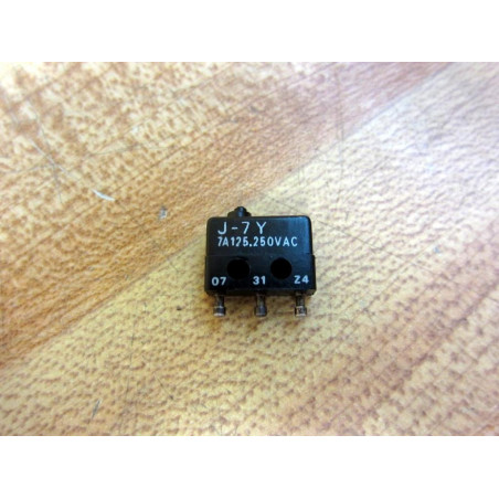 Omron J-7Y Ultra Subminiature Basic Switch J7Y - New No Box