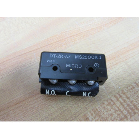 Micro Switch DT-2R-A7 Basic Switch DT2RA7 - New No Box