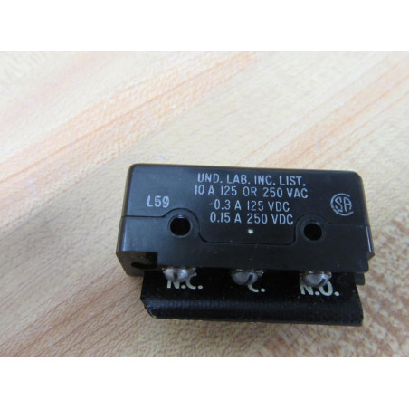 Micro Switch DT-2R-A7 Basic Switch DT2RA7 - New No Box