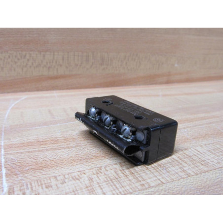 Micro Switch DT-2R-A7 Basic Switch DT2RA7 - New No Box