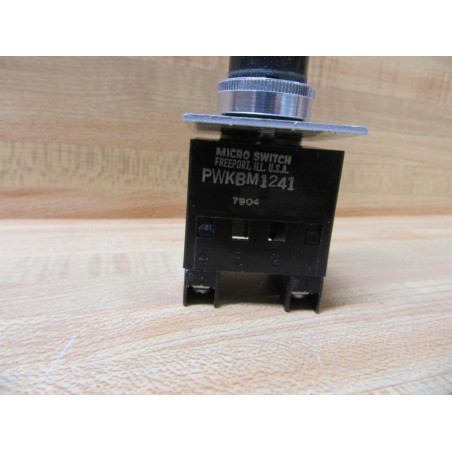 Micro Switch PWKBM1241 Keyed Selector Switch 2 Pos - Used