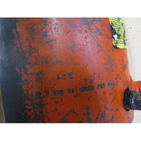 12E Hydraulic Jack 61.5 - Used