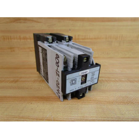 Square D 8501-X0-80 Relay 8501-XO-80 Cracked Housing 24V 60Hz - Used