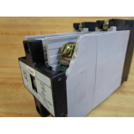 Square D 8501-X0-80 Relay 8501-XO-80 Cracked Housing 24V 60Hz - Used