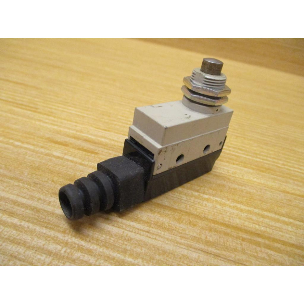 Omron SHL-Q55-01 Limit Switch SHLQ5501 - New No Box