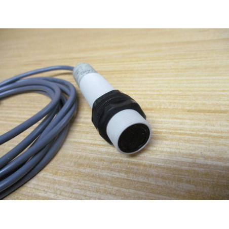 Omron E3F2-R2Z1 Retroreflective Optical Sensor E3F2R2Z1 - New No Box