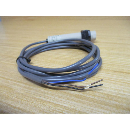 Omron E3F2-R2Z1 Retroreflective Optical Sensor E3F2R2Z1 - New No Box