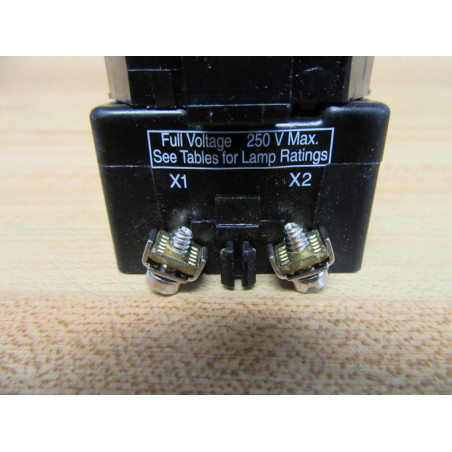 Cutler-HammerEaton HT8HBRT2 Pilot Light Assembly - New No Box