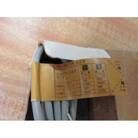 Omron E3S-R1E4 Photoelectric Switch E3SR1E4