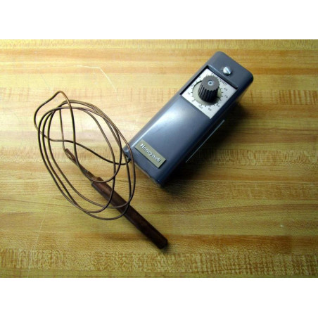 Honeywell T675A-1508 Remote Bulb Temperature Controller T675A1508 - Used