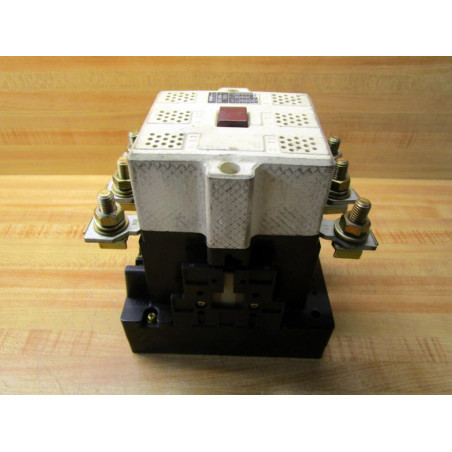 Fuji Electric SC-6N 125 Magnetic Contactor SC-6N Cracked Housing - Used