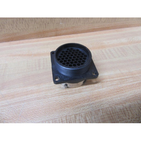 Burndy UTG02448SH Female Square Flange Receptacle