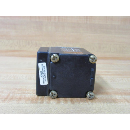 Cutler Hammer E51DP5 Eaton Retro Reflective Head B3 - New No Box