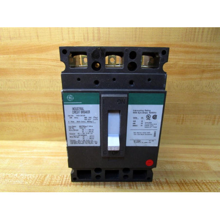 General Electric TED134125 Industrial Circuit Breaker Cracked Housing ...