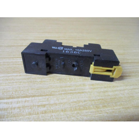 Omron P2RF-05 Relay Socket P2RF05 WO Clip (Pack of 4) - New No Box