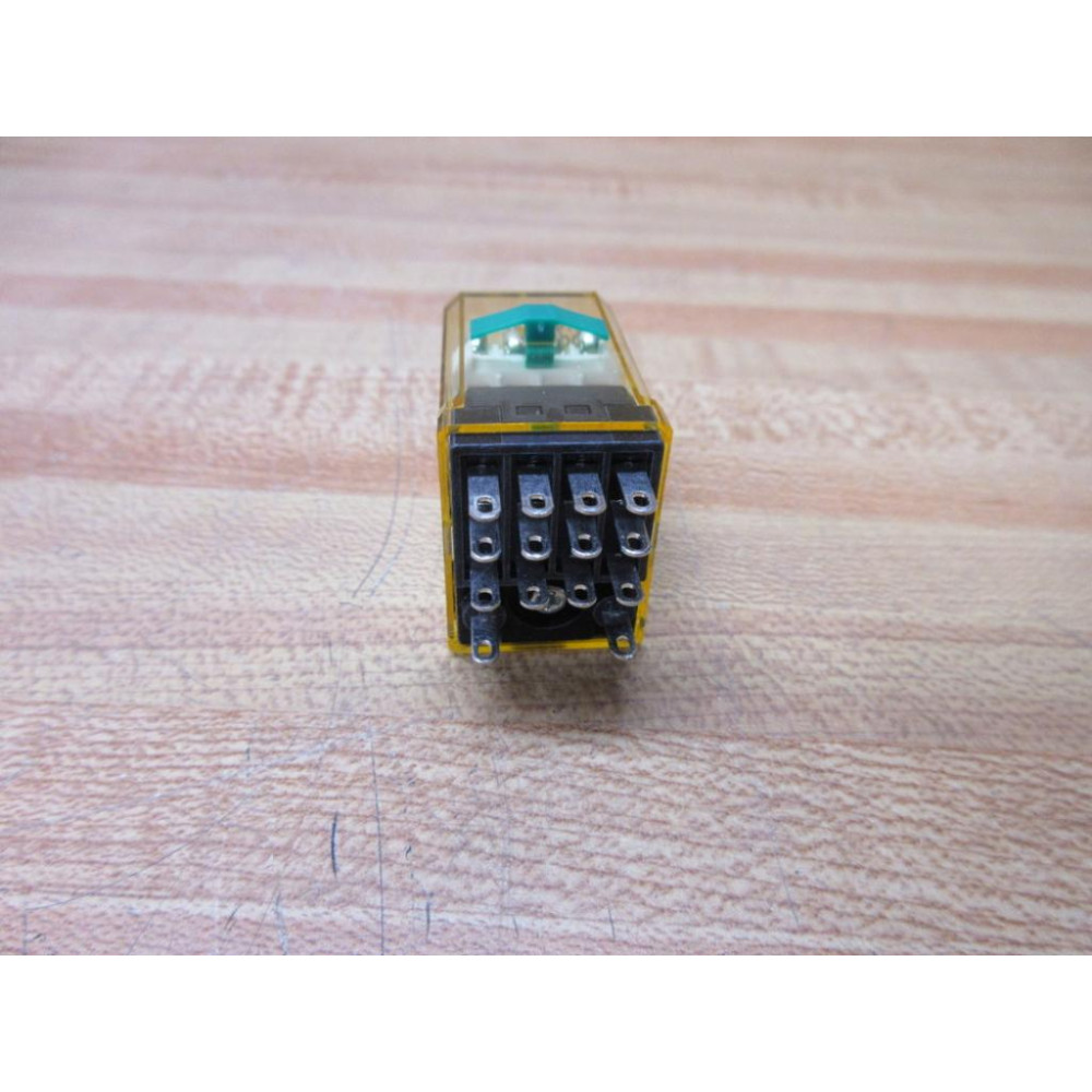 IDEC RY4S-ULC-DC24V Relay RY4S-ULC-24V DC 24VDC Green Clip - New No Box