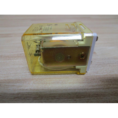 IDEC RR3B-U-AC120V Relay RR3B-U-120V AC