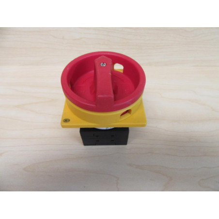 Cutler-Hammer Eaton Moeller T0-2-1 Rotary Switch - Refurbished