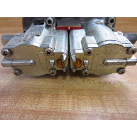 Schrader Bellows N615-68-104-53 N6156810453 Dual Control Valve ...