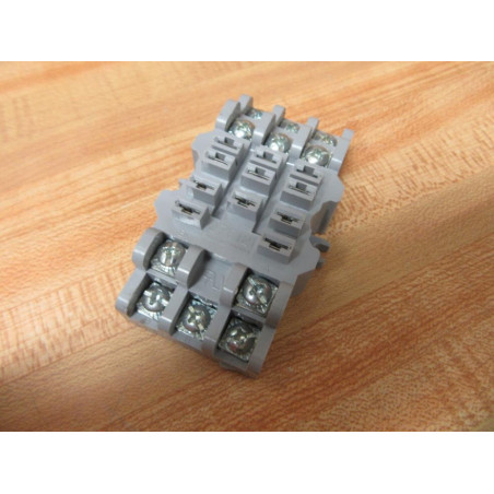 Potter & Brumfield 27E121 AMF Relay Socket (Pack of 4) - Used