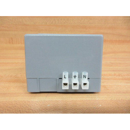Hubbell DRUB15 Outlet Handy Box - New No Box