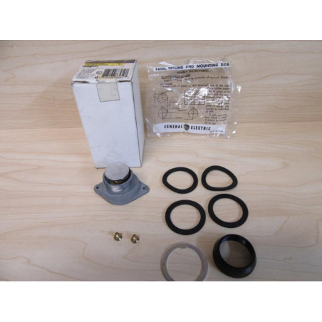 General Electric CR2940UA202B Push Button Switch