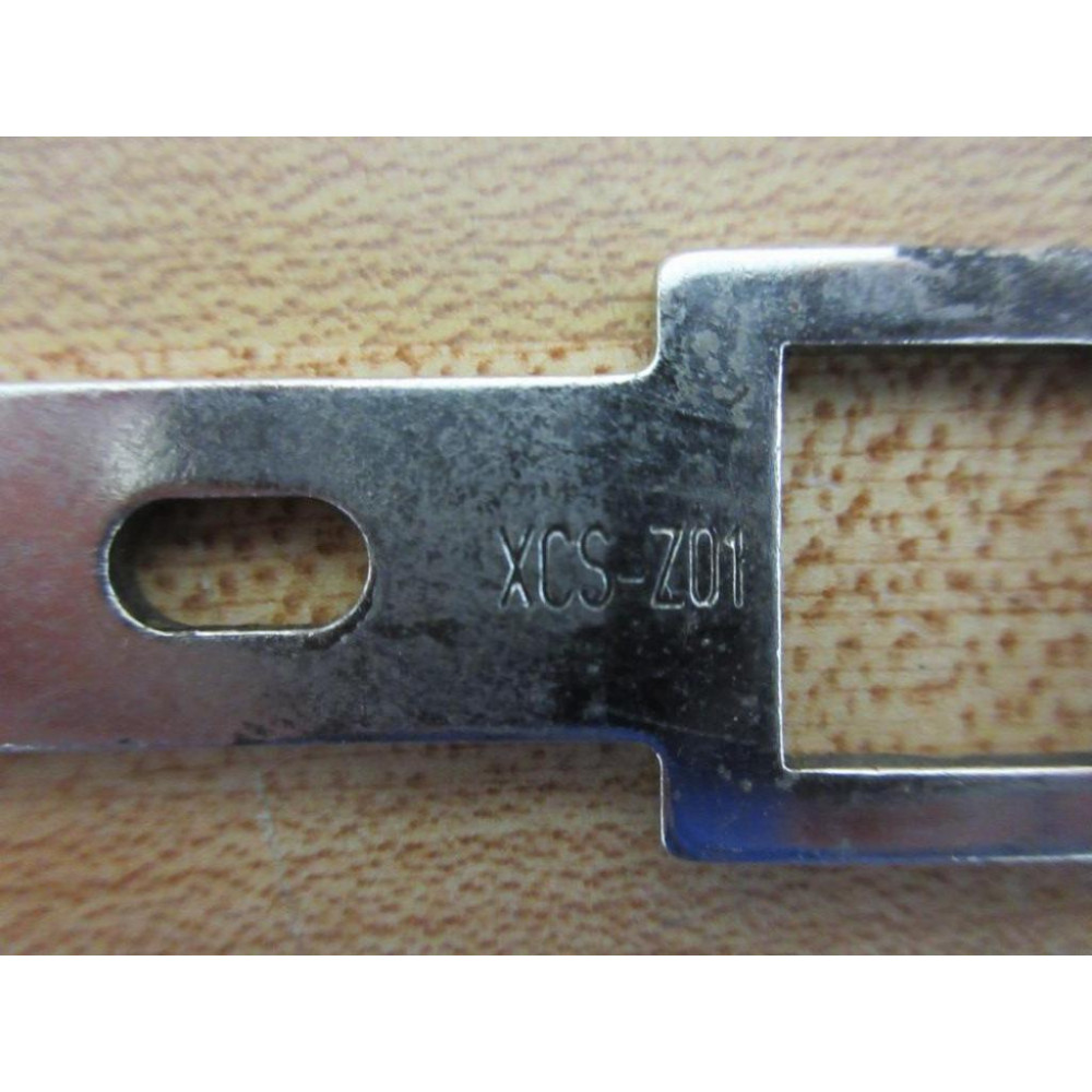 Telemecanique XCS-Z01 Straight Key-Tongue XCSZ01 074535 Key Only - Used