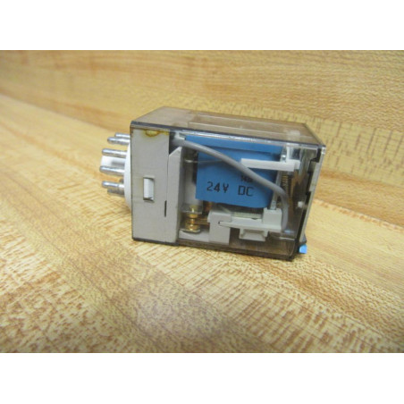 Allen Bradley 700-HAX3Z24-3-4-24VDC Relay 700-HAX3Z24-3-4 - Used