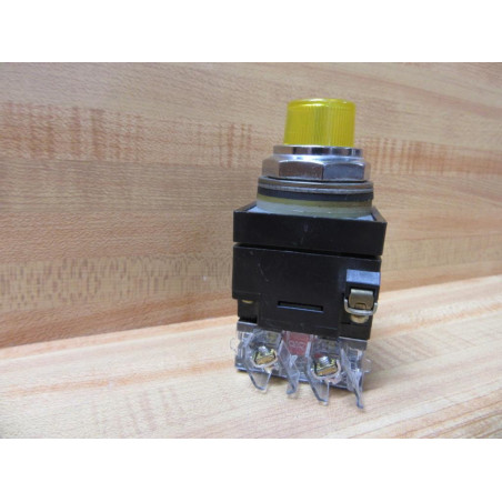 General Electric CR104PBT11E1B2 Pushbutton GE Yellow - New No Box