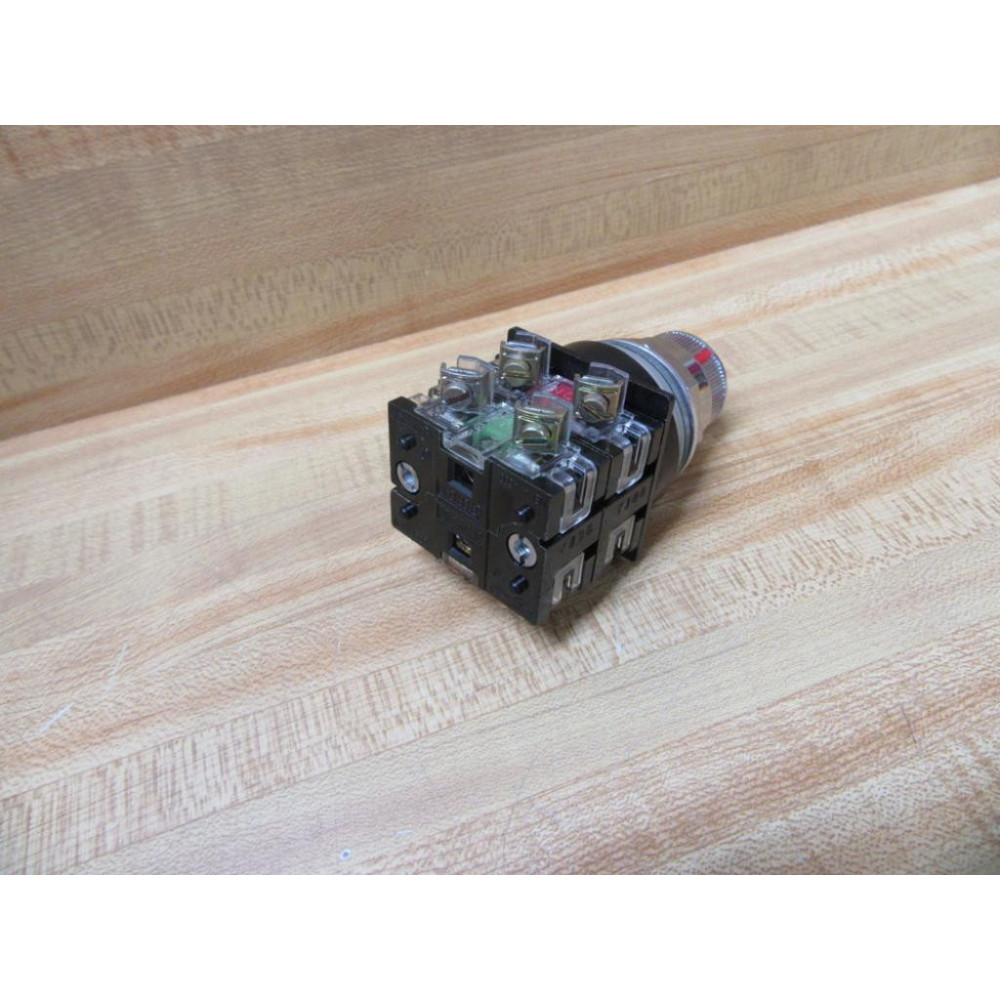 General Electric CR104PTP26E0B22 Pushbutton GE - New No Box