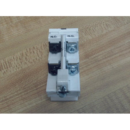 Cutler HammerEaton J11 Contact 9084A17G01 - New No Box